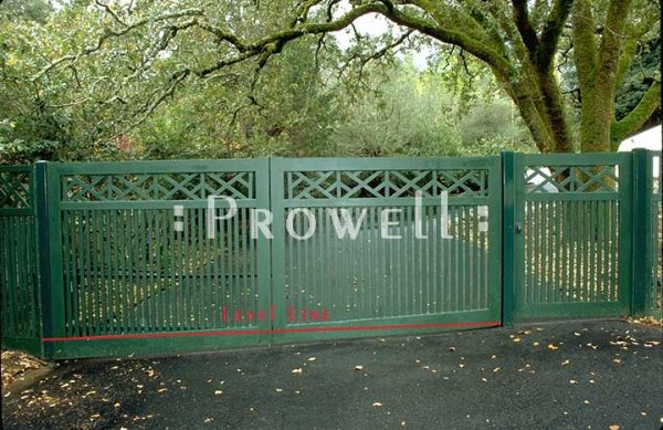 Building gates and Fences to a sloping grade